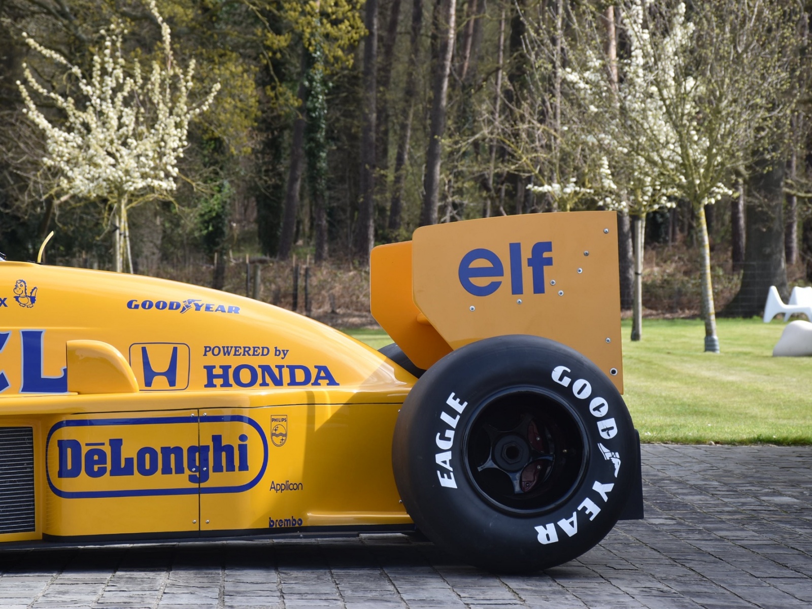 1987 Lotus 99T showcar - Turn8 Cars